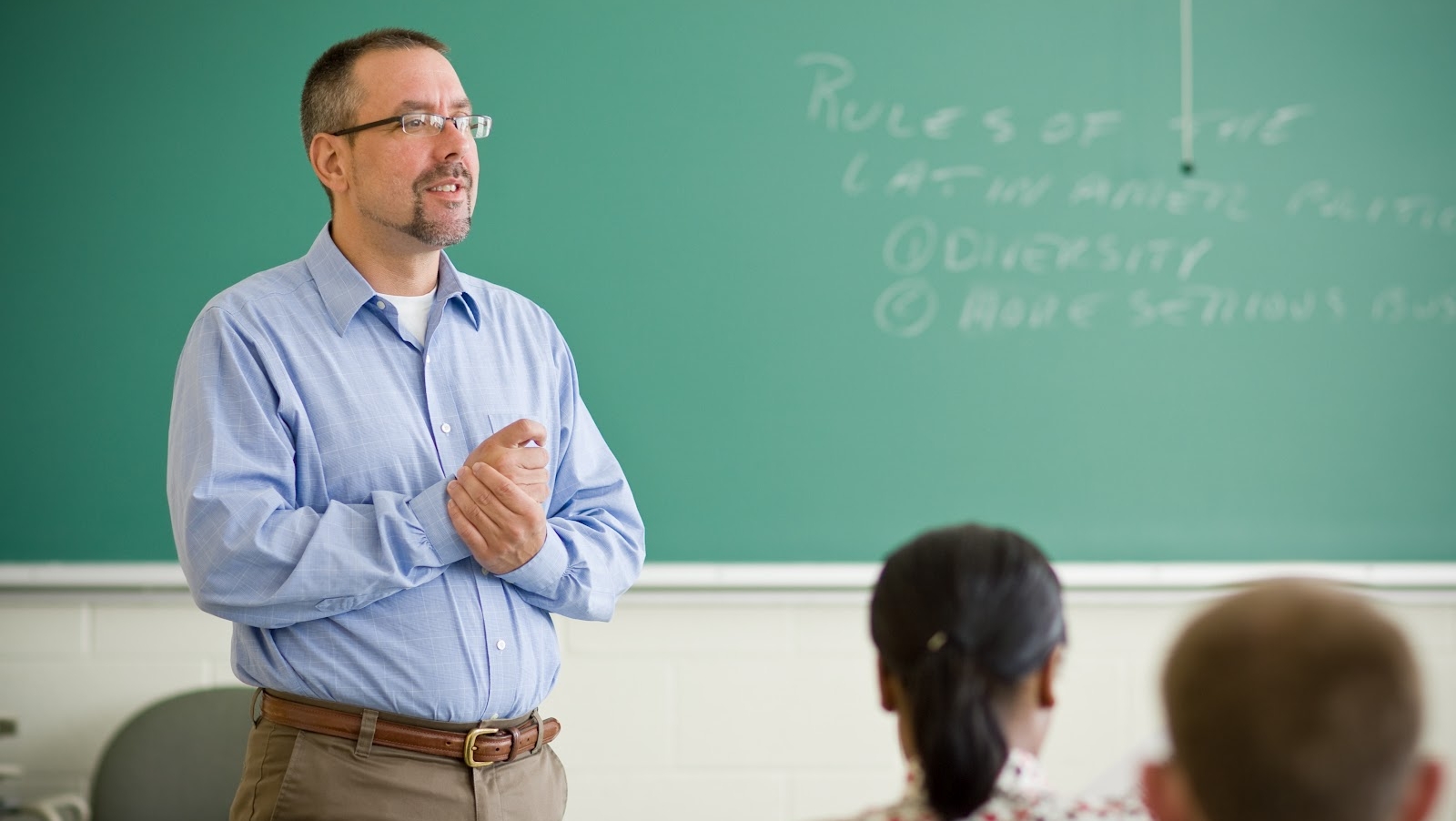 Salarii mai mari și tichete de masă pentru profesori