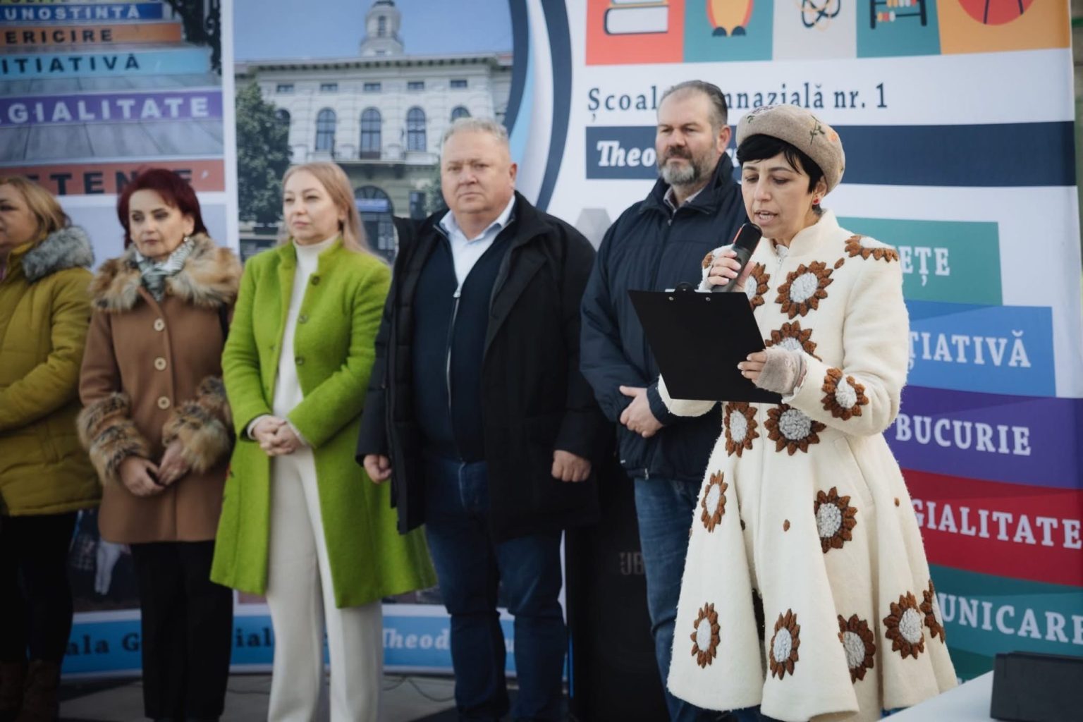 Reabilitarea curții Școlii „Theodor Bucurescu” nr. 1 din Sânnicolau ...
